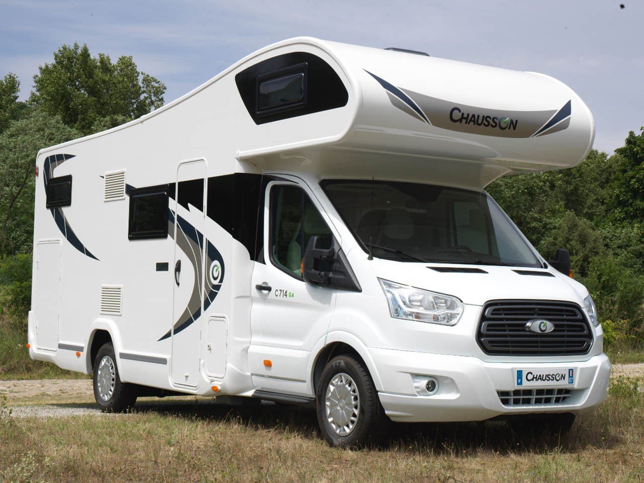 Familienwohnmobil der Extraklasse mit riesiger Heckgarage, Wohnmobil ...